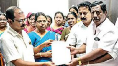 Aiadmk: Tamil Nadu: DMK wins back Manapparai area from AIADMK | Chennai ...