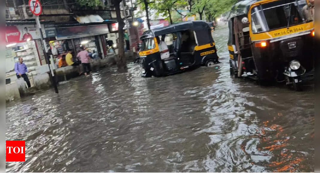 Rain lashes Mumbai, Thane with loud thunder, lightning; IMD issues ...
