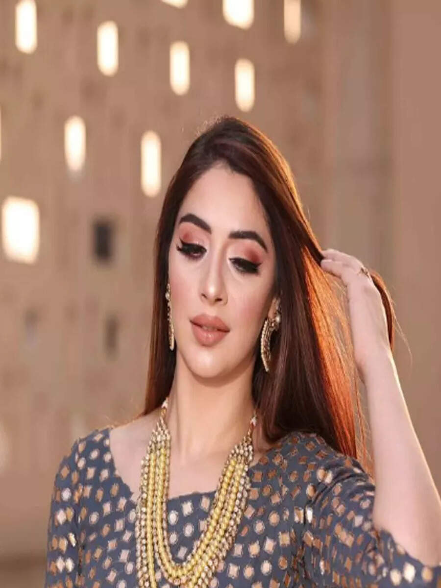 Tina Dabi के एक्स पति की मंगेतर मॉडल से कम नहीं, दिल में बस जाएगी ...