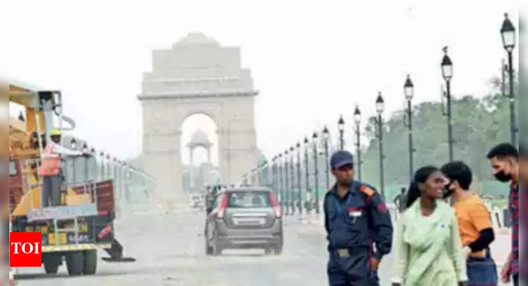 Revamped India Gate complex stirs selfie craze among people | Delhi ...