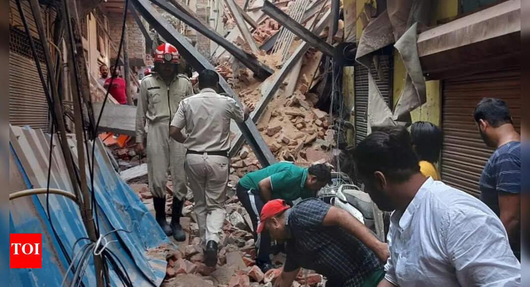 Mcd: Delhi's Azad market building collapse: No flaw found during ...