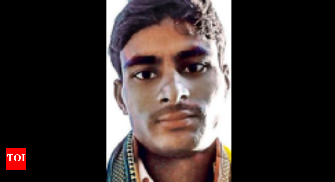 Noida: Worker dies as rods fall from crane | Noida News - Times of India