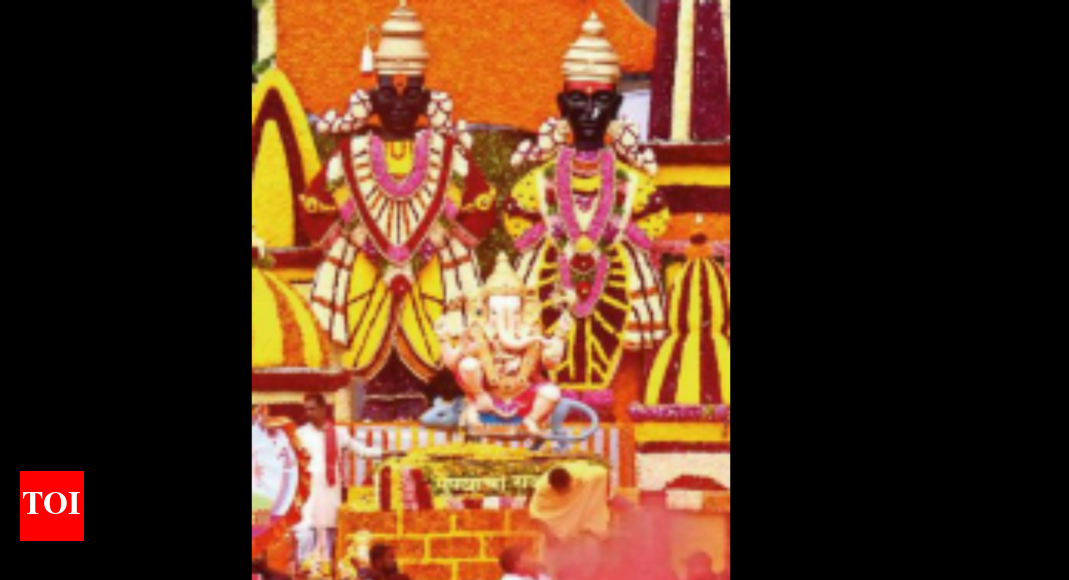 Ganapati: Pune: Manache Ganapati mandals stick to good, old tradition ...