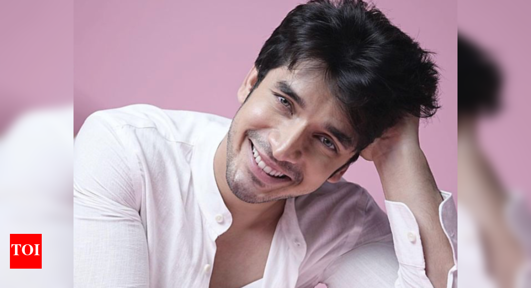 Paras Kalnawat talks about his sacrifices to be a part of 'Jhalak Dikhhla Jaa Season 10'; Karan ...