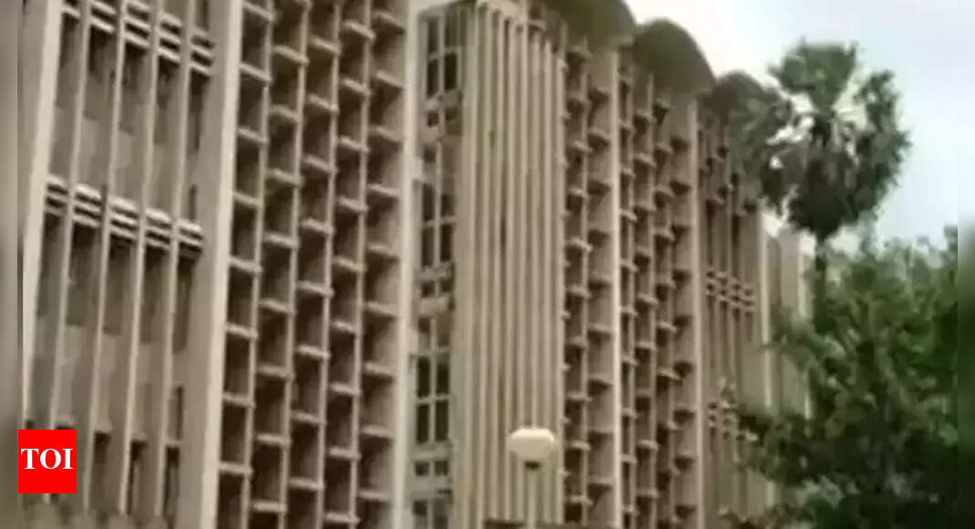 Iit: IIT-Bombay director wishes toppers before JEE results released ...