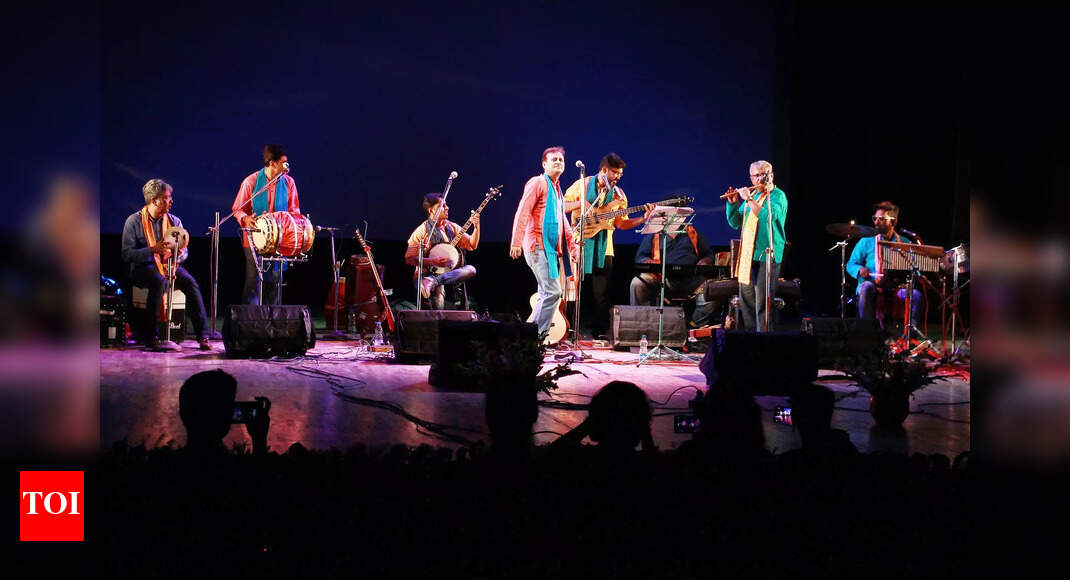 Sahajiya folk band puts up a rocking performance at a city club ...