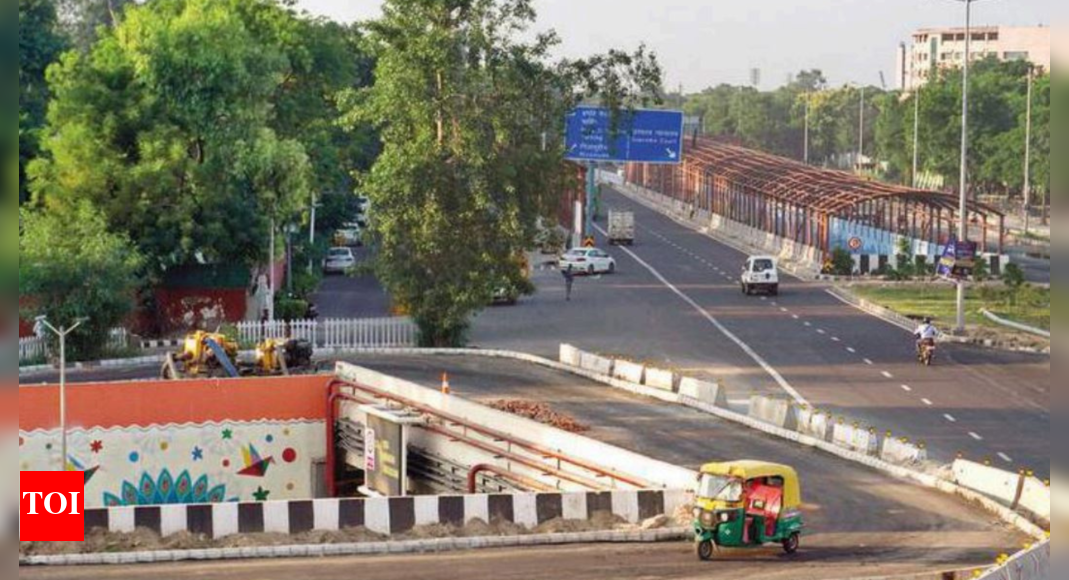 Delhi: U-turn at Mathura Road may end traffic snarls at C-Hexagon exit ...