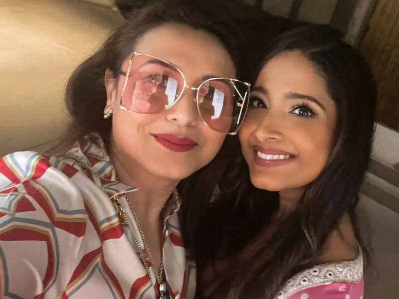 Rani Mukerji poses with the new Simran and Raj, Shoba Narayan and ...