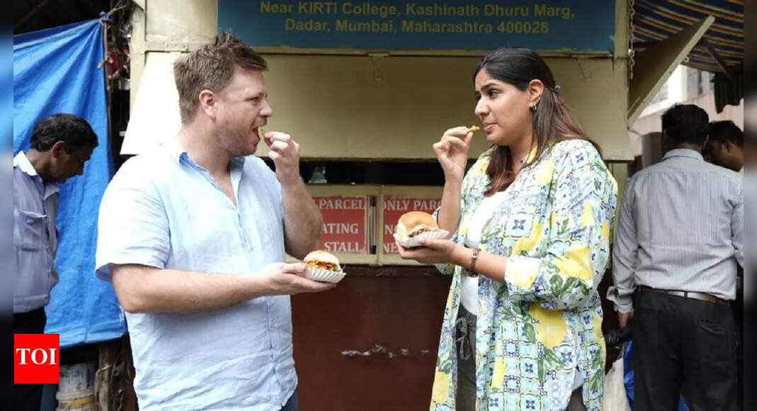 Australian MasterChef Weldon goes on Mumbai street food tour | Mumbai ...