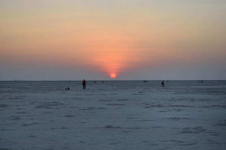 These places are just perfect for a pre-wedding photoshoot in October ...