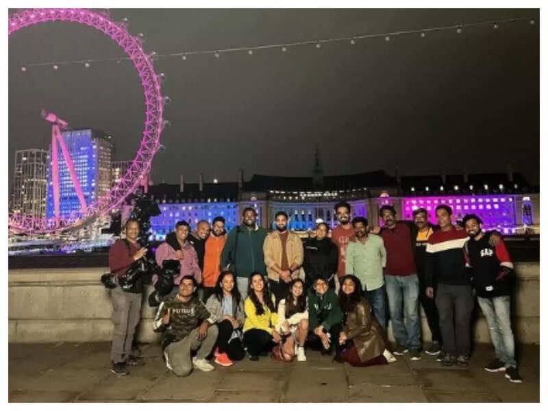 Sonali Khare wraps up the London schedule of 'My Lek'; shares a group ...