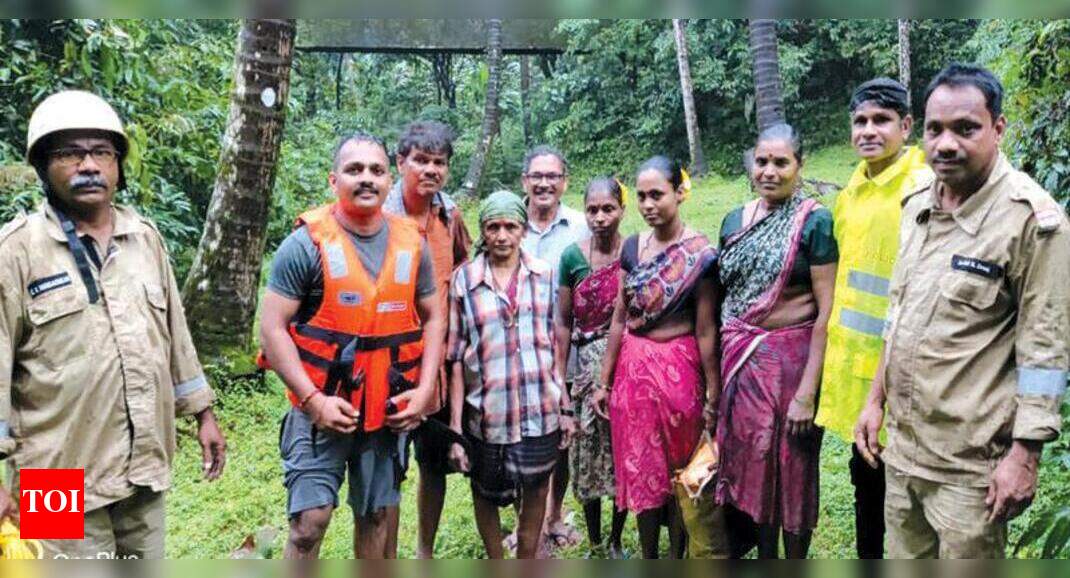 4 Sattari villagers trapped in river after heavy rain, rescued | Goa ...