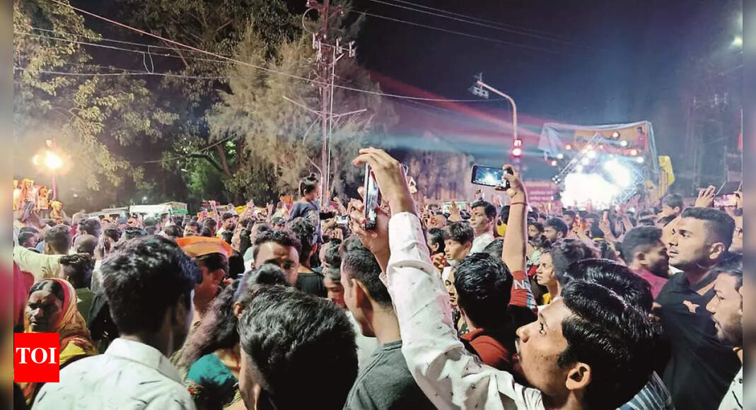 Kolhapur: 65 Suffer Vision Loss Due To Laser Lights During Ganesh Fest In Kolhapur | Kolhapur ...