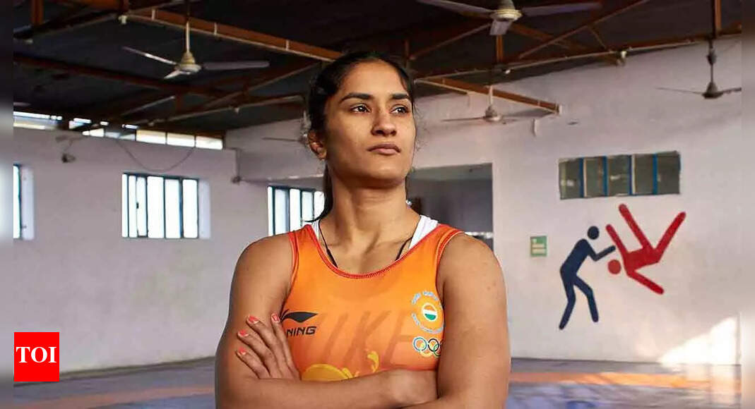 Vinesh Phogat suffers shock loss at wrestling Worlds | More sports News ...