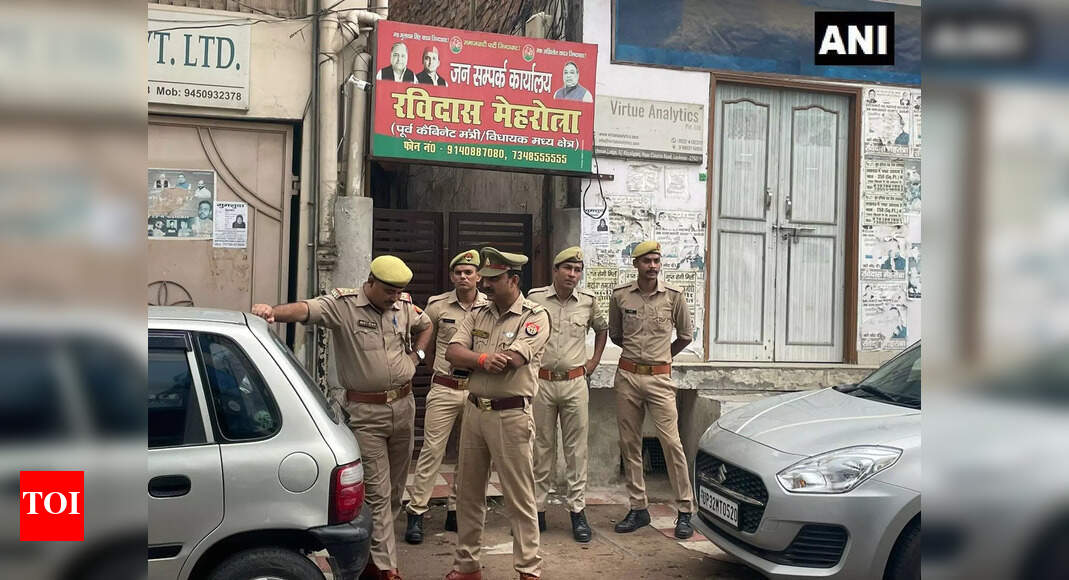 Samajwadi Party Protest in Lucknow Live Updates: SP MLAs detained ...