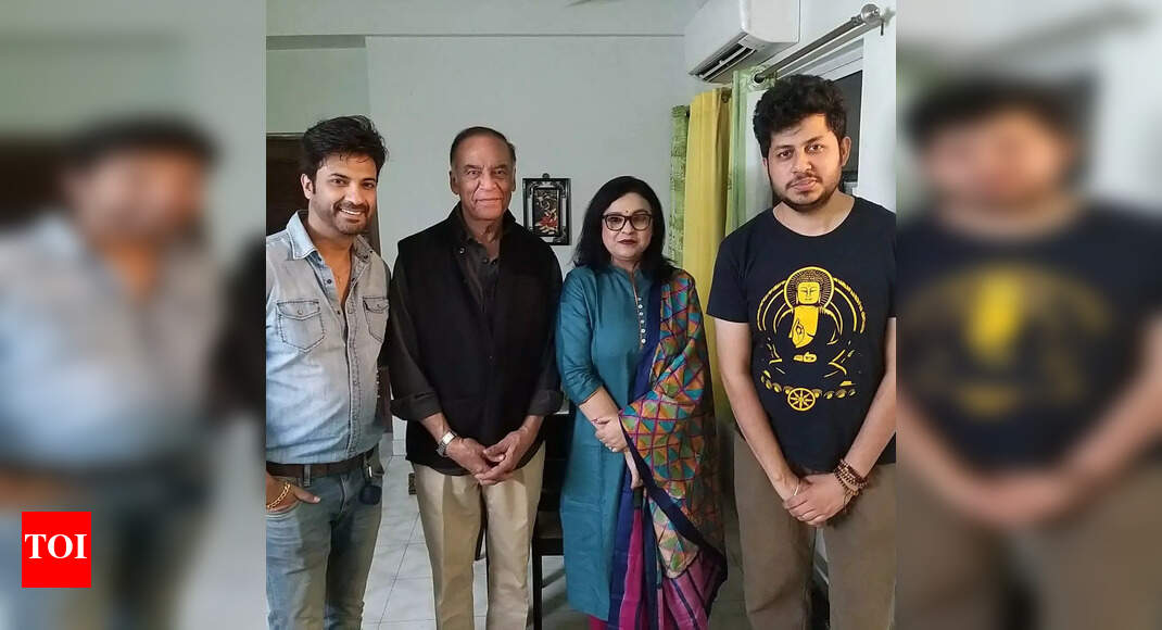 Indranil Banerjee bags best director award at Hollywood film fest ...