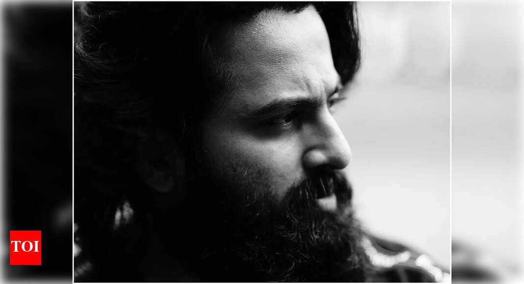 Pandalam royal family pay a visit on the sets of Unni Mukundan’s ...