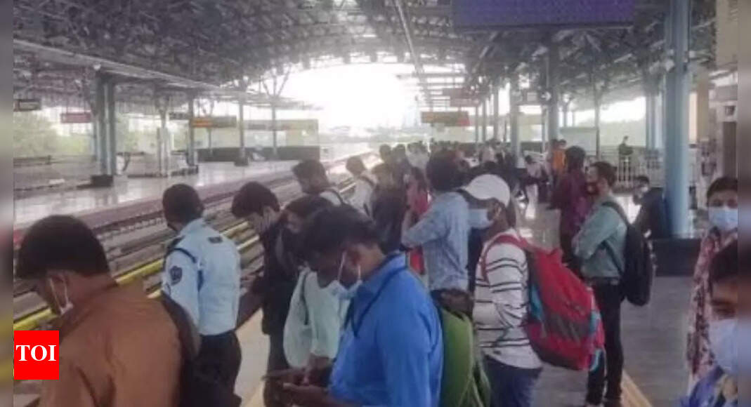 Bengaluru: Crack on track disrupts Mysuru Road-Kengeri Metro service ...