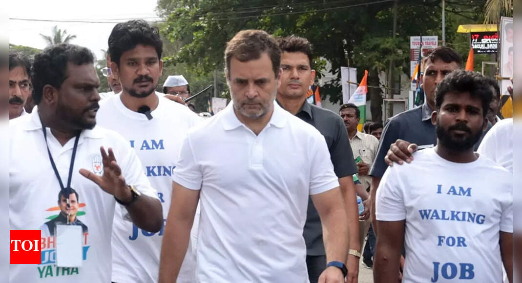 Congress Bharat Jodo Yatra: Rahul Gandhi kick-starts 10th day - The Times of India