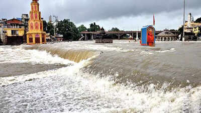 Godavari swells, warning to low-lying area residents | Nashik News - Times of India