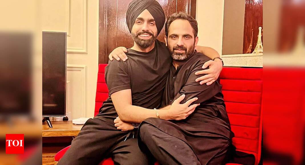 Ammy Virk meets poet Tehzeeb Haafi and shares a beautiful picture ...