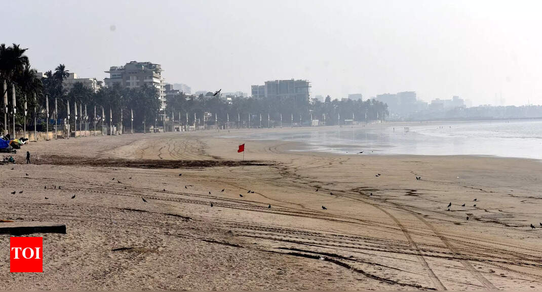 Mumbai: 75-day beach cleaning campaign launched at Juhu Chowpatty on PM ...
