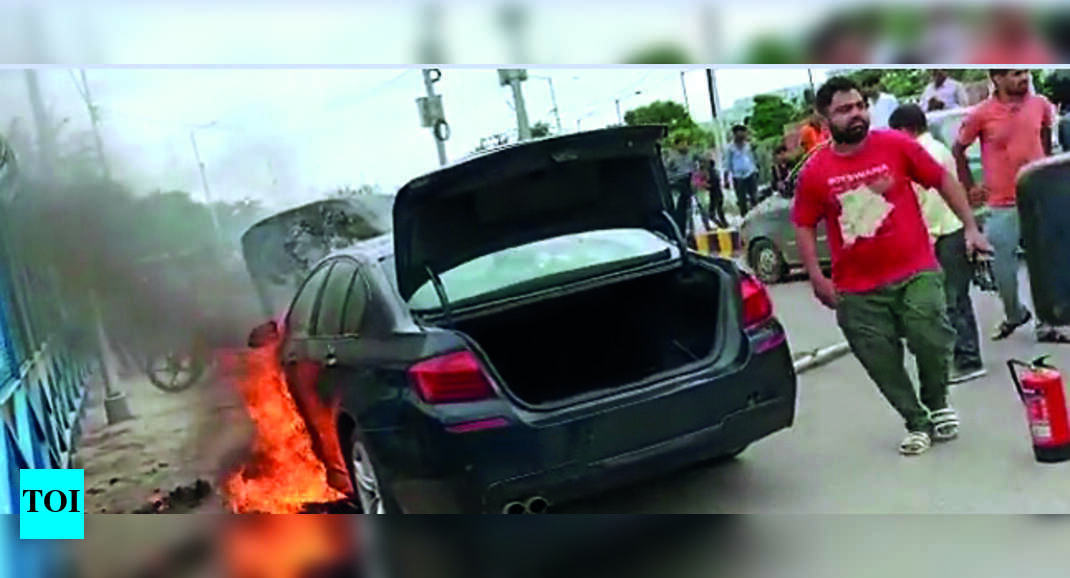 Bmw: Bmw Car Catches Fire, Driver Escapes Unhurt | Kanpur News - Times ...