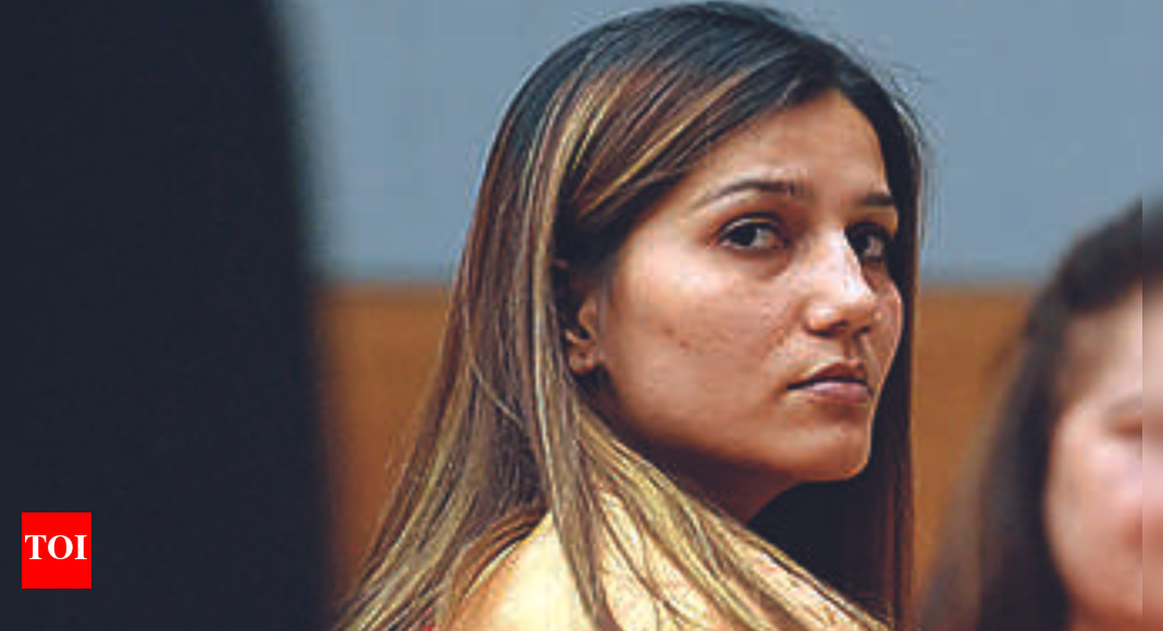 Sapna Chaudhary: Lucknow: Sapna Chaudhary taken into court custody ...