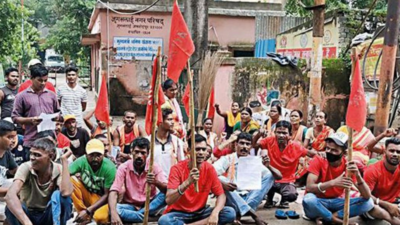 Jamshedpur Sanitation Workers Launch Indefinite Strike For Minimum Wages | Ranchi News - Times ...