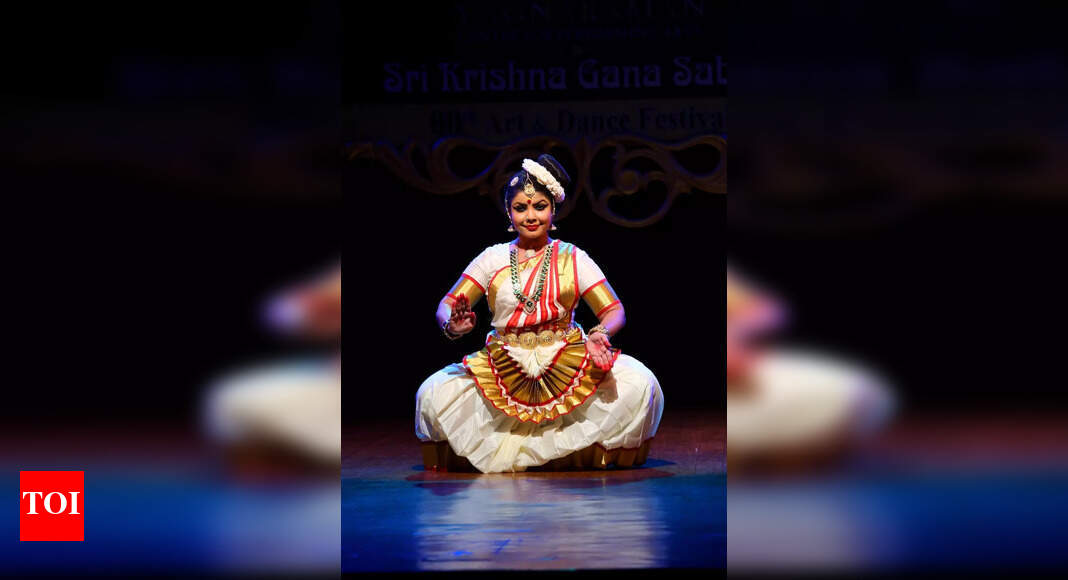Dr Rekha Raju presents Kucheri and talk on Mohiniyattam | Events Movie ...