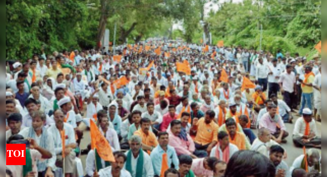Lingayats: Panchamasalis Protest At Cm’s Home | Hubballi News - Times ...