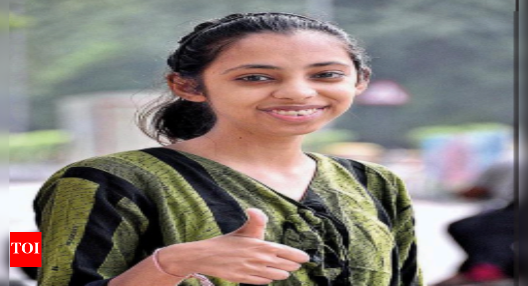 17-year-old Surat girl finally gets admission for CS executive course ...
