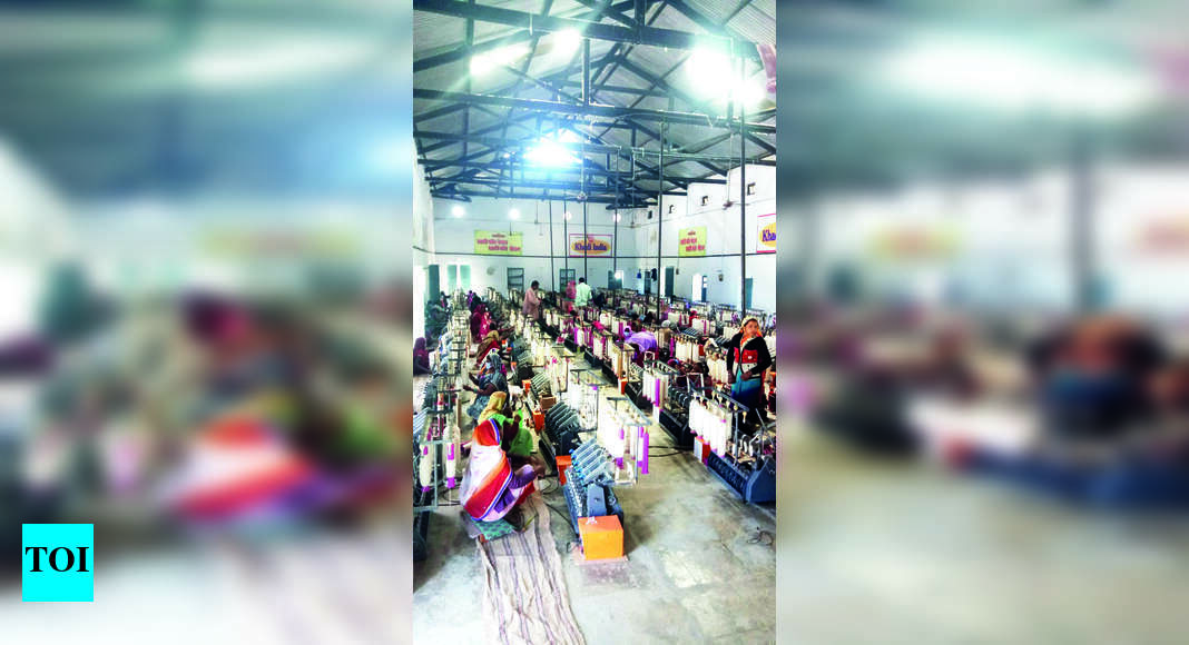 Solar Power Boosts Income Of Khadi Weavers In Varanasi | Varanasi News ...