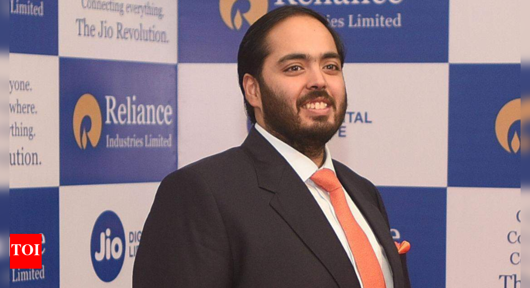 Anant Ambani meets Maharashtra CM Eknath Shinde | Mumbai News - Times ...
