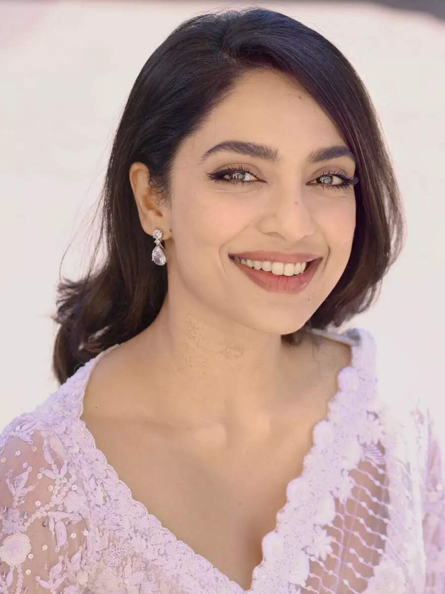 Best saree looks of ‘Ponniyin Selvan’ actress Sobhita Dhulipala | Times of India