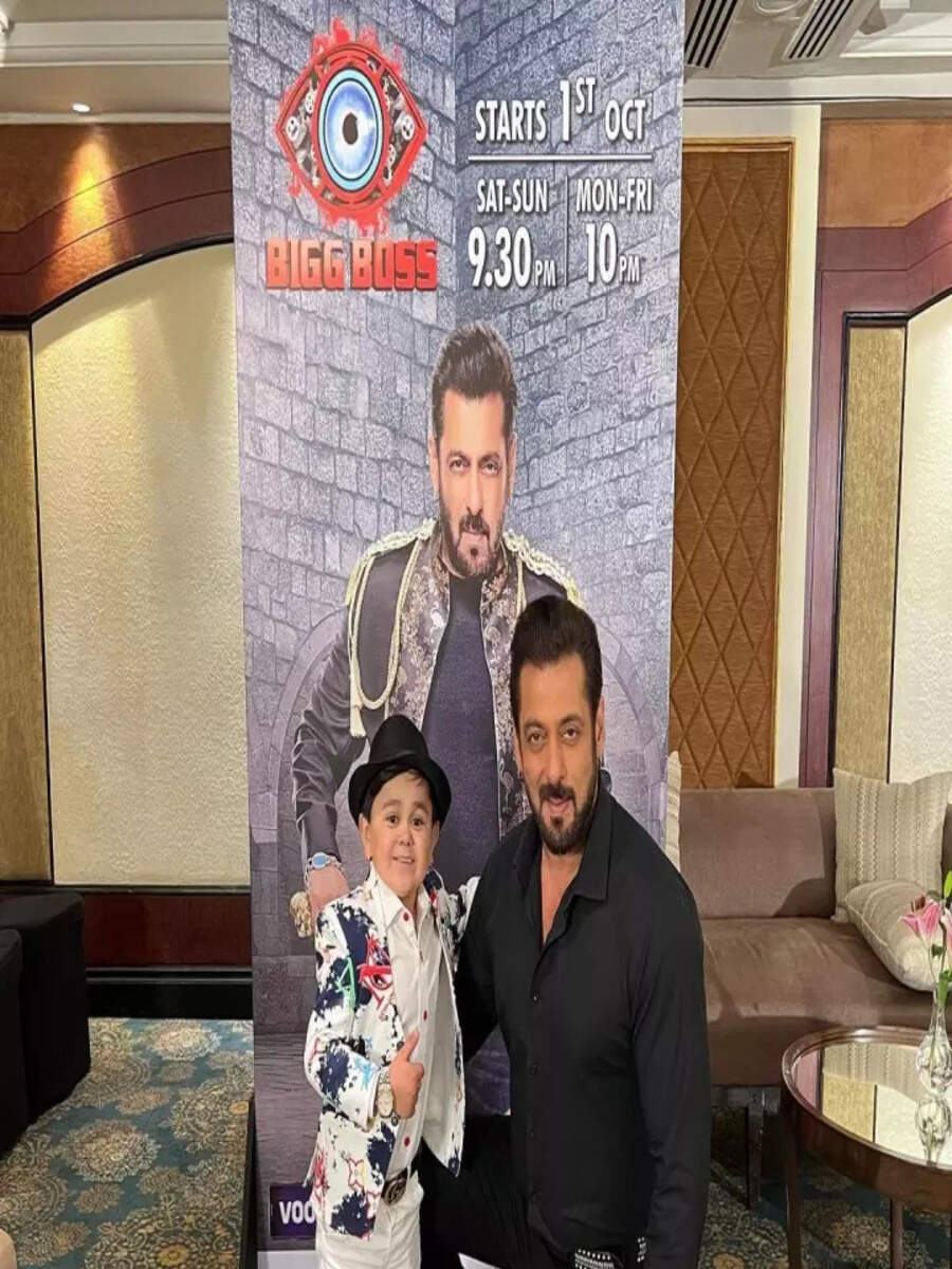 Meet first contestant of Bigg Boss 16 - Abdu Rozik | Zoom TV