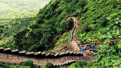 Maharashtra: 350-year-old entry route of Raigad Fort from Nane Darwaja ...