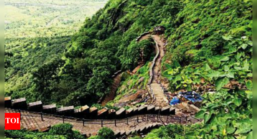 Maharashtra: 350-year-old entry route of Raigad Fort from Nane Darwaja ...