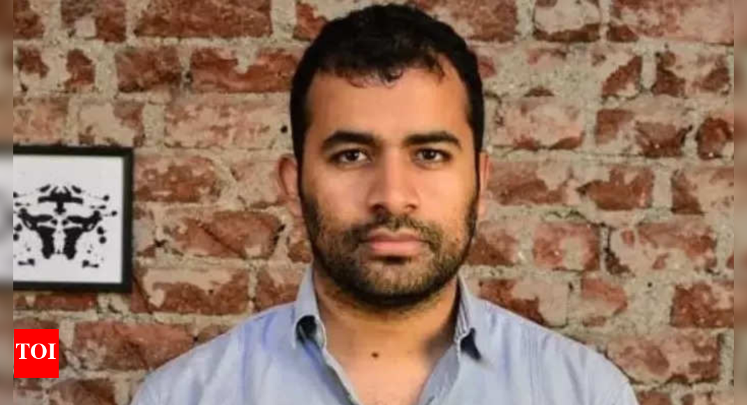 Nair: Delhi court sends Vijay Nair to CBI custody for 5 days | Delhi ...