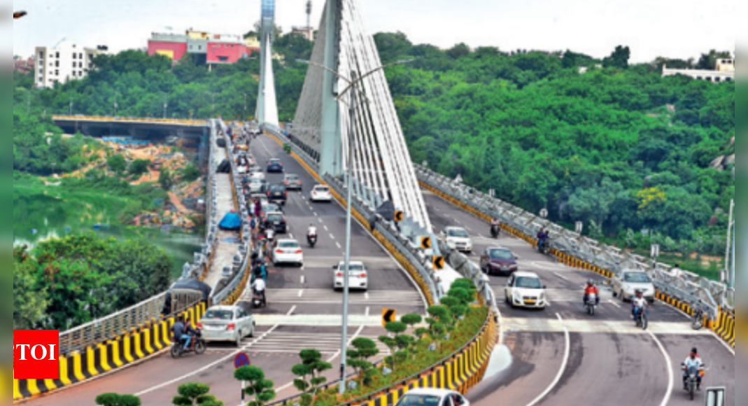 Durgam Cheruvu: Hyderabad: Woman jumps into Durgam Cheruvu from cable ...