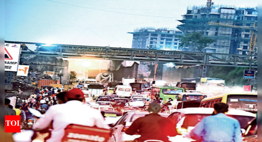 Pune: Traffic diversions on weekend to allow overpass demolition | Pune ...