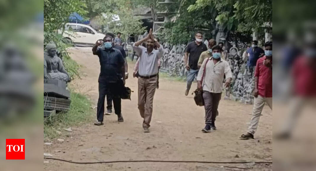Rajinikanth's stylish picture from the sets of 'Jailer' surfaces on the ...