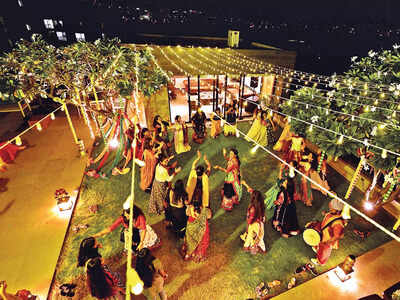 Garba nights make a grand return in Gurgaon | Gurgaon News - Times of India