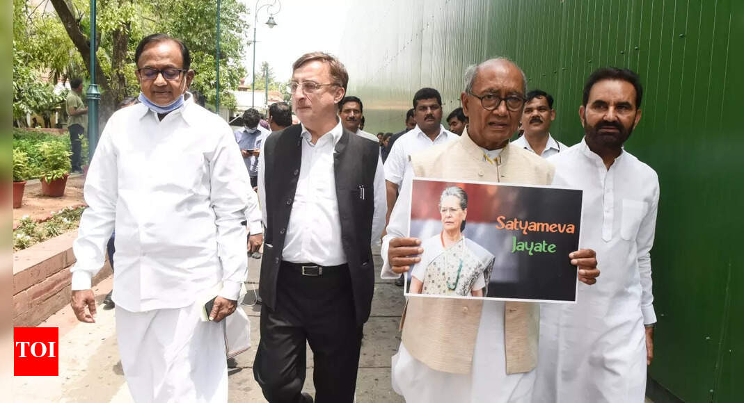 Kharge P Chidambaram Digvijaya Singh In Race To Succeed Mallikarjun Kharge As Leader Of