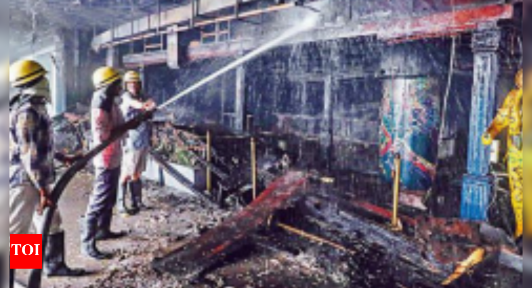 Gurugram: Short circuit? Fire breaks out at Global Foyer Mall pub, five ...