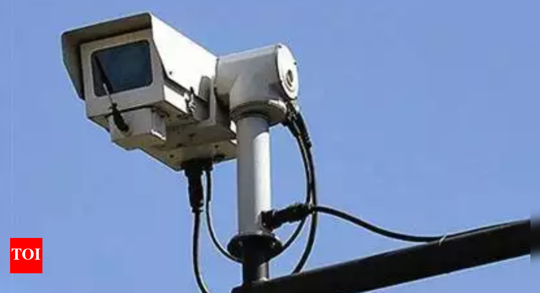 Obey Traffic Rules, Over 1k Cams Powered By Ai Are Watching You | Noida ...