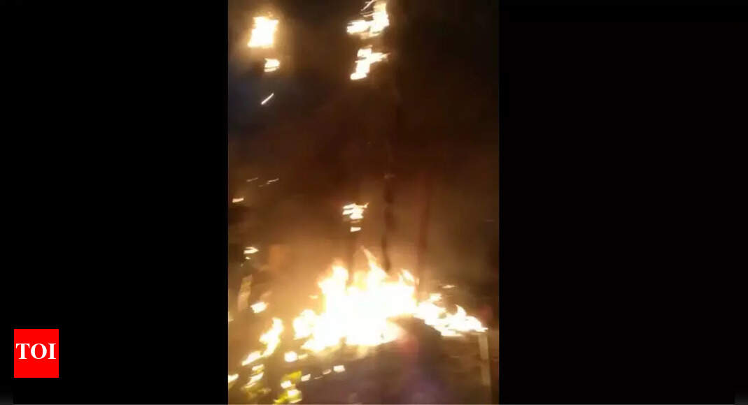 Bhadohi Fire: Durga Puja pandal fire in Uttar Pradesh's Bhadohi; Death ...