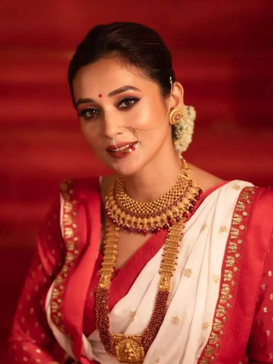 Best Navratri looks from celebs’ ethnic wardrobe | Times of India