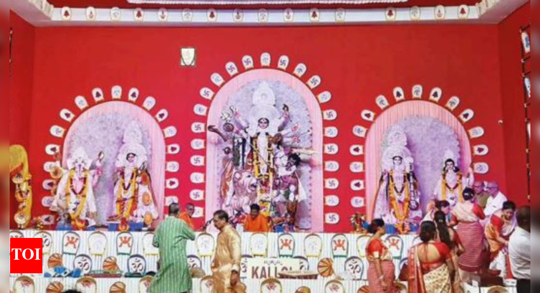 Mumbai: Vibrant mosaic of festive colours deepens as Navratri ...