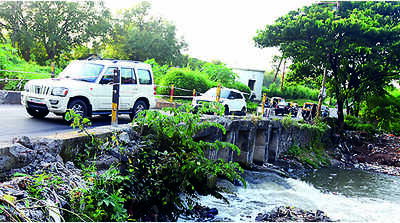 Nullah: Civic Body To Demolish Bridge Over Bhairoba Nullah Near Ganga ...